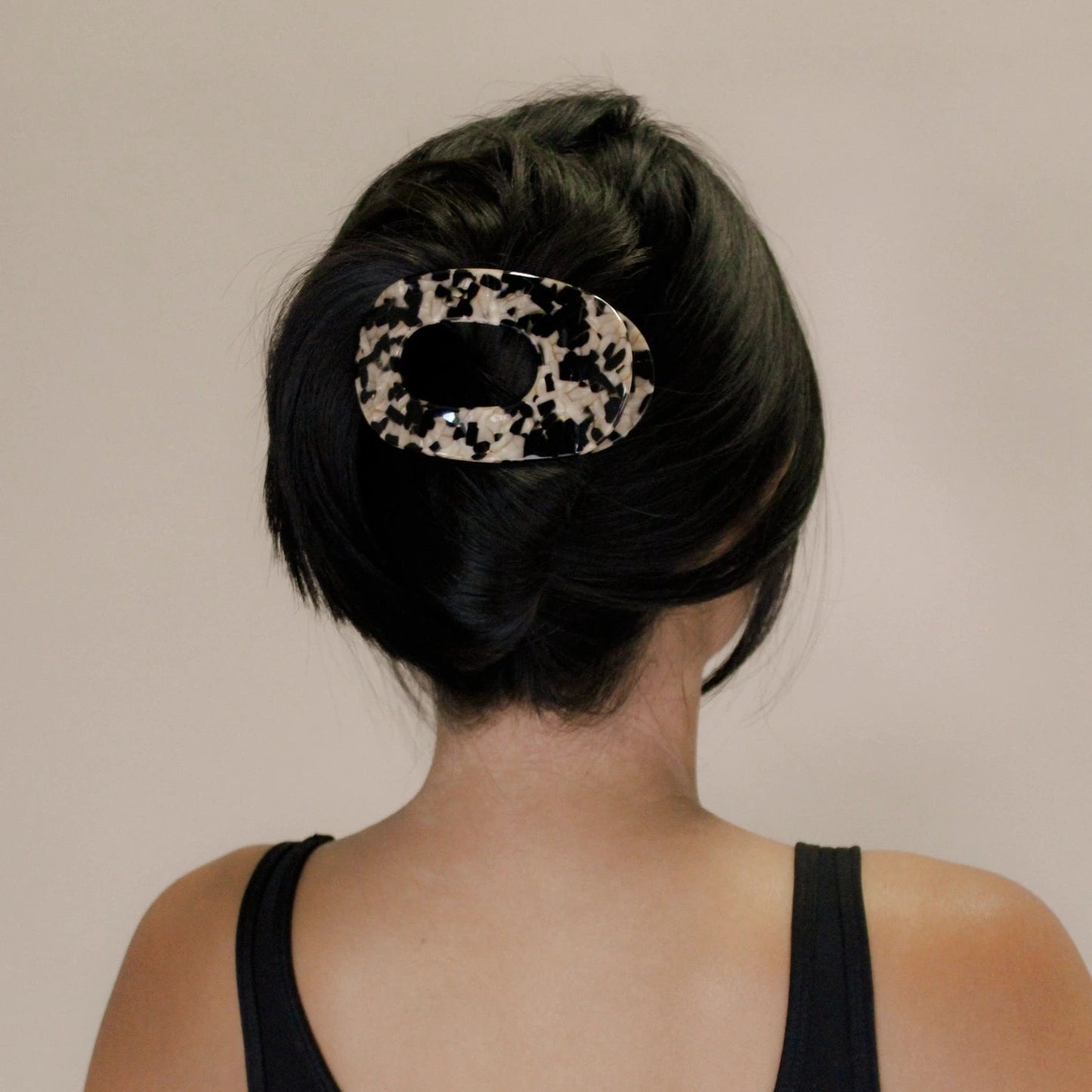 Eclipse Flat Lay Round Clip – Pepperberries